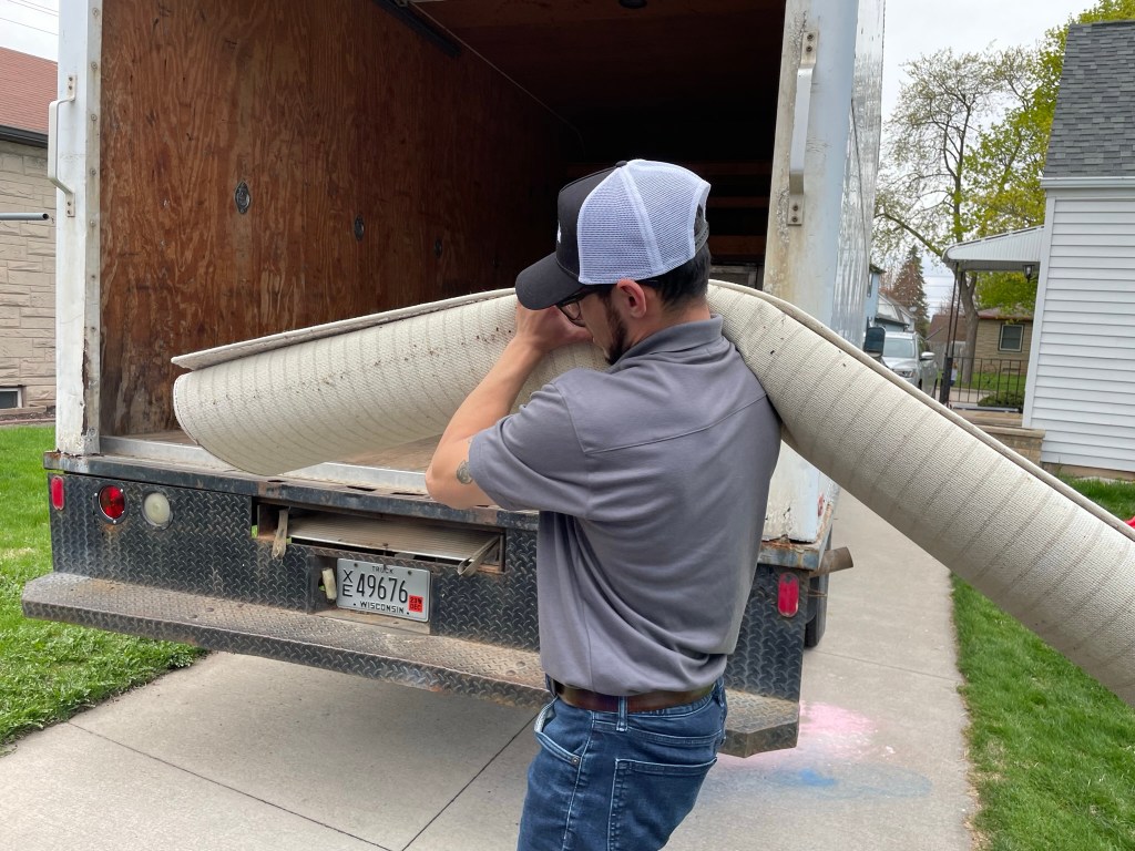 Carpet Removal in Appleton, WI | Kick the Junk